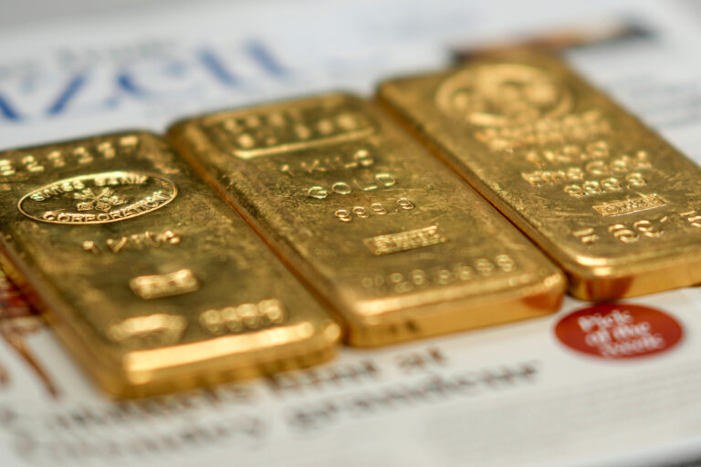 US Bitcoin ETFs Set To Overtake Gold ETFs by Year-End, Forecasts Reveal ...