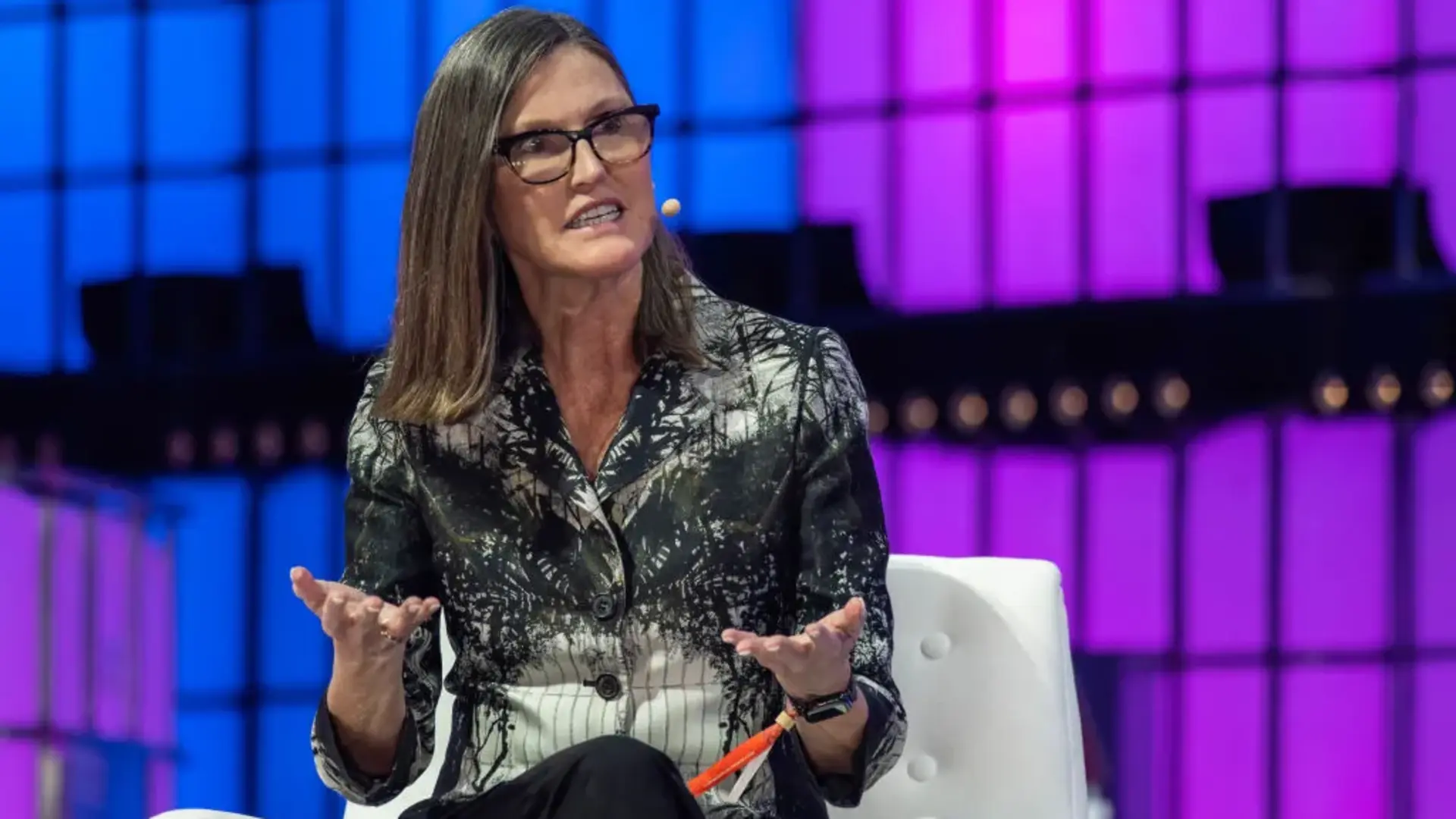 Cathie Wood's Ark Invest Loads Up on Robinhood, Trims Bitcoin ETF, Bets ...