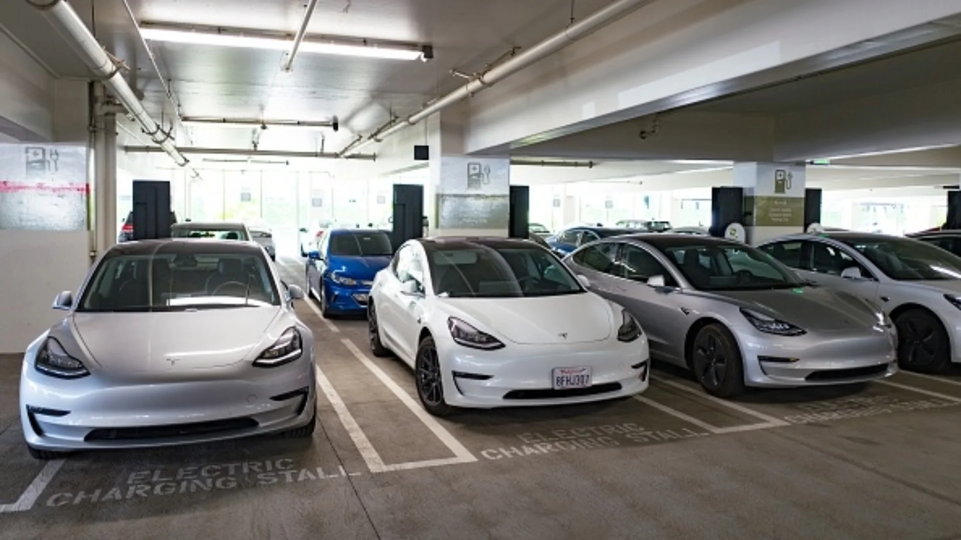 Pre-Owned Tesla Prices Tumble as Trade-Ins Climb To All-Time High | CCN.com