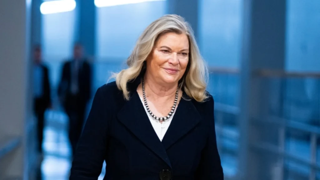 Senator Lummis Says She'd Bet Big on Crypto, If She Weren’t in Office ...
