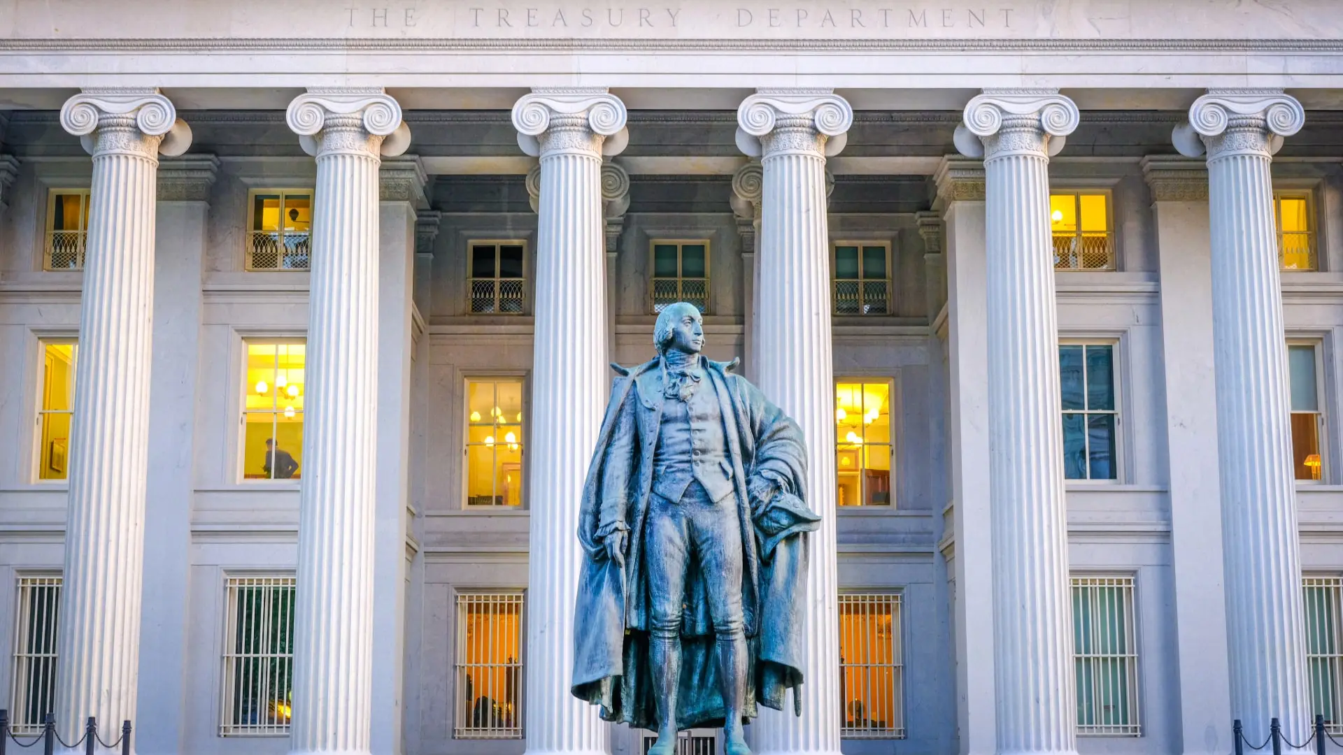Coinbase Fights To Keep Stablecoin Rewards Against GENIUS Act Threat