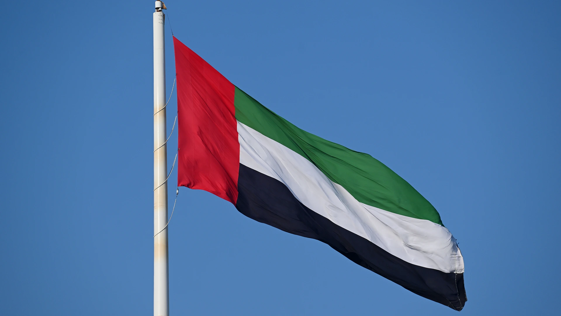 RAKBANK Wins Approval for AED Stablecoin as UAE’s Digital Dirham Skips ...